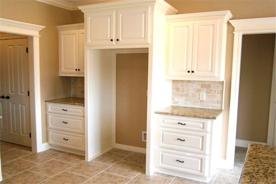 House Plan #142-1084: 3 Bdrm, 1,849 Sq Ft Ranch Home | ThePlanCollection