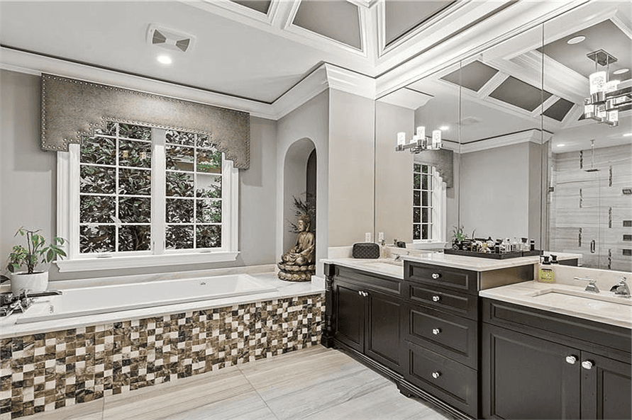 Luxury Home Plan - 4 Bedrms, 5.5 Baths - 8129 Sq Ft - #219-1019