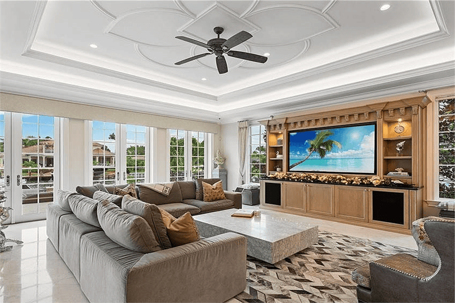 Luxury Home Plan - 4 Bedrms, 5.5 Baths - 8129 Sq Ft - #219-1019