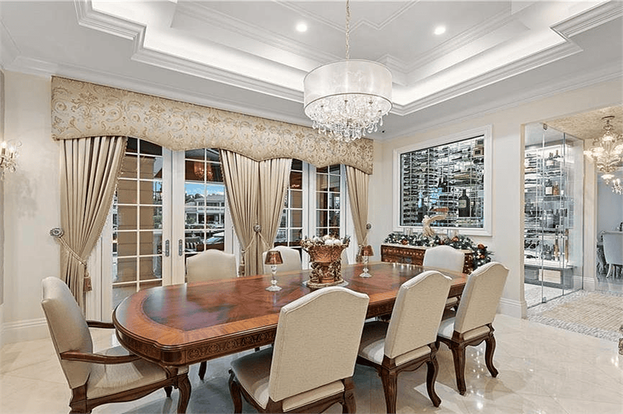Luxury Home Plan - 4 Bedrms, 5.5 Baths - 8129 Sq Ft - #219-1019
