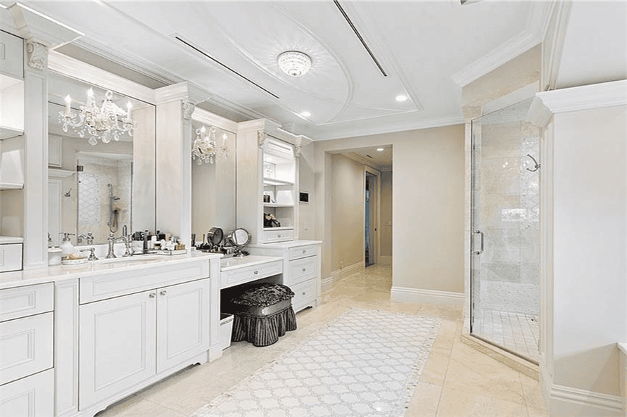 Luxury Home Plan - 4 Bedrms, 5.5 Baths - 8129 Sq Ft - #219-1019