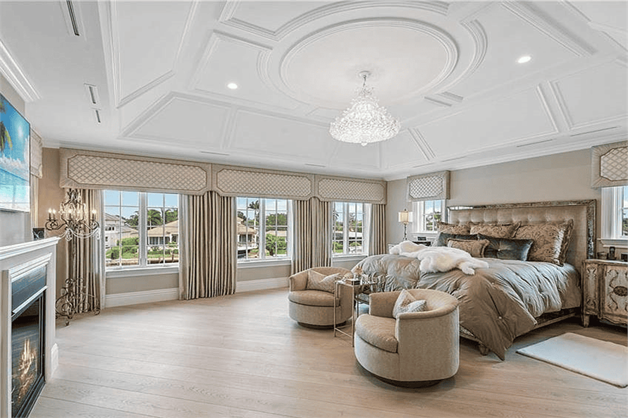 Luxury Home Plan - 4 Bedrms, 5.5 Baths - 8129 Sq Ft - #219-1019